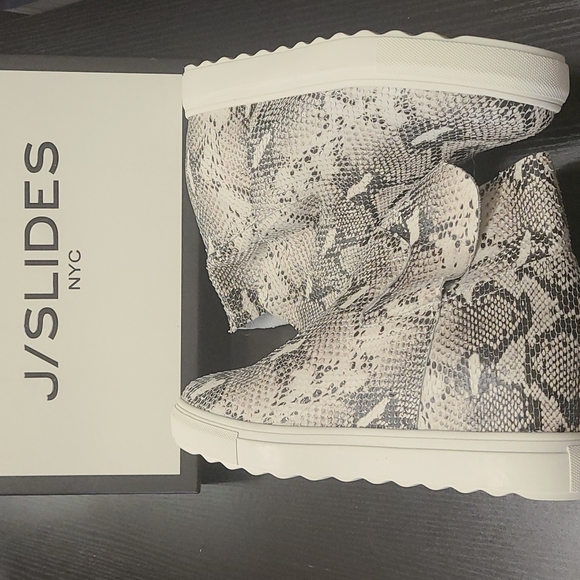 J/SLIDES | Shoes | New Jslide Pull On Leather Wedge Boots Snake Skin ...